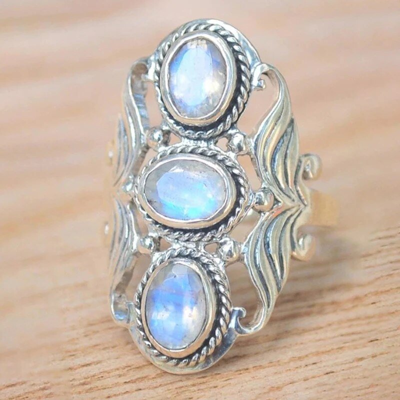ANELLO CON PIETRA DI LUNA E TRIPLA CORONA – Lucia Romano